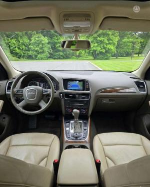 White Audi Q5 2012 in Vilnius, with an engine capacity of 3.20 L and mileage of 165 thousand km for 5700 €, photo 19 on AUTOMOTO.COM.LV