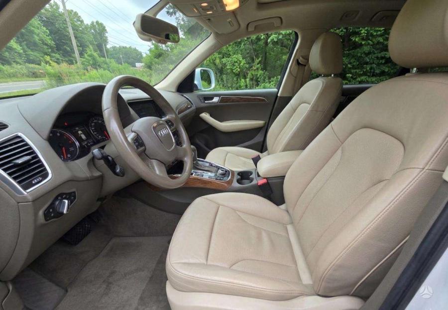 White Audi Q5 2012 in Vilnius, with an engine capacity of 3.20 L and mileage of 165 thousand km for 5700 €, photo 21 on AUTOMOTO.COM.LV