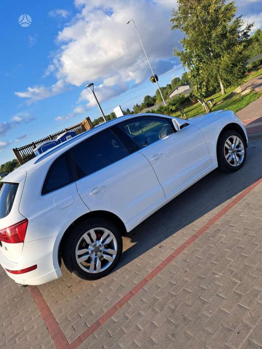 White Audi Q5 2012 in Kaunas, with an engine capacity of 3.00 L and mileage of 296 thousand km for 8800 €, photo 4 on AUTOMOTO.COM.LV