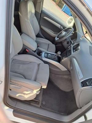 White Audi Q5 2012 in Kaunas, with an engine capacity of 3.00 L and mileage of 296 thousand km for 8800 €, photo 10 on AUTOMOTO.COM.LV