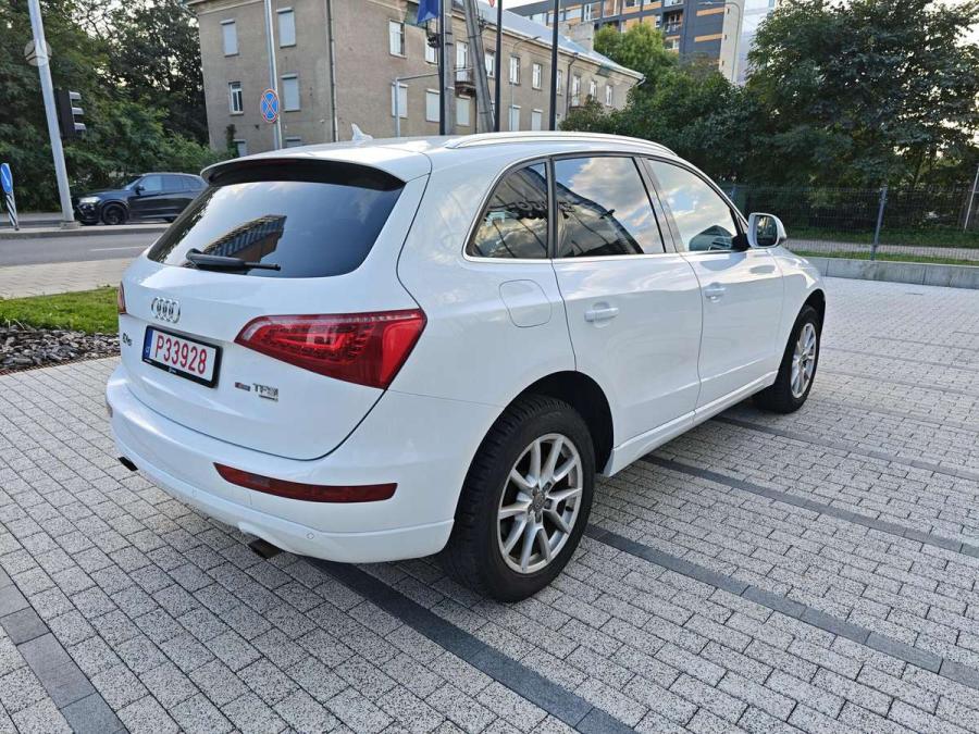 White Audi Q5 2012 in Vilnius, with an engine capacity of 1.98 L and mileage of 152 thousand km for 11200 €, photo 10 on AUTOMOTO.COM.LV