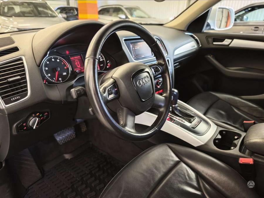White Audi Q5 2012 in Vilnius, with an engine capacity of 1.98 L and mileage of 152 thousand km for 11200 €, photo 14 on AUTOMOTO.COM.LV