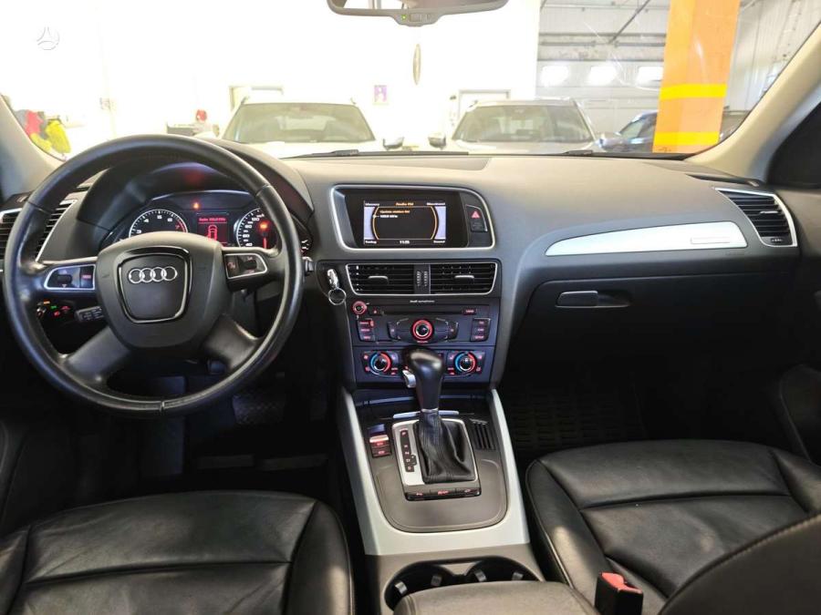 White Audi Q5 2012 in Vilnius, with an engine capacity of 1.98 L and mileage of 152 thousand km for 11200 €, photo 15 on AUTOMOTO.COM.LV