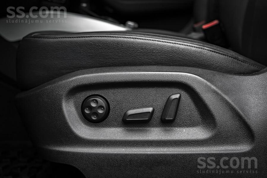 White Audi Q5 2012 in Riga, with an engine capacity of 2.00 L and mileage of 189 thousand km for 12250 €, photo 9 on AUTOMOTO.COM.LV