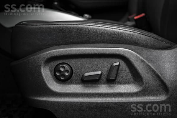 Balts Audi Q5 2012 Rīga, ar dzinēja tilpumu 2.00 L un nobraukumu 189 tūkst. km par 12250 €, foto 9 vietnē AUTOMOTO.COM.LV
