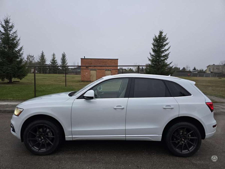 White Audi Q5 2013 in Siauliai, with an engine capacity of 2.00 L and mileage of 260 thousand km for 8300 €, photo 17 on AUTOMOTO.COM.LV