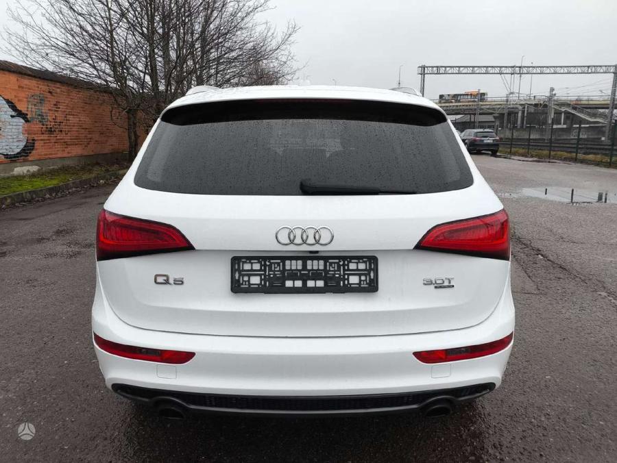 White Audi Q5 2013 in Siauliai, with an engine capacity of 3.00 L and mileage of 233 thousand km for 8600 €, photo 5 on AUTOMOTO.COM.LV