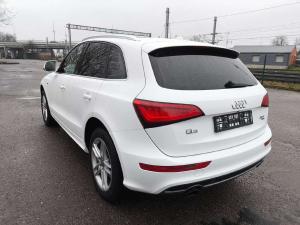 White Audi Q5 2013 in Siauliai, with an engine capacity of 3.00 L and mileage of 233 thousand km for 8600 €, photo 6 on AUTOMOTO.COM.LV