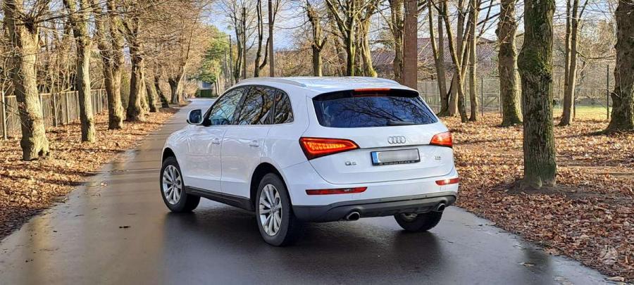 White Audi Q5 2013 in Kaunas, with an engine capacity of 2.97 L and mileage of 300 thousand km for 9599 €, photo 1 on AUTOMOTO.COM.LV