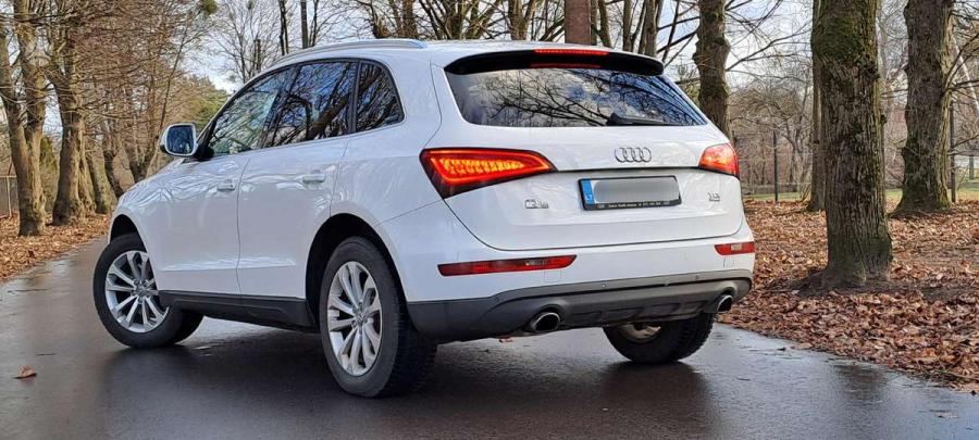 White Audi Q5 2013 in Kaunas, with an engine capacity of 2.97 L and mileage of 300 thousand km for 9599 €, photo 4 on AUTOMOTO.COM.LV
