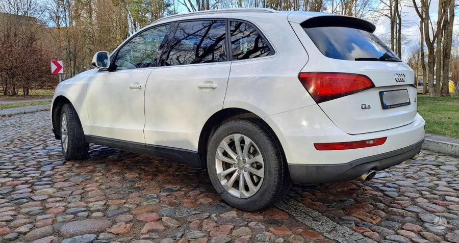 White Audi Q5 2013 in Kaunas, with an engine capacity of 2.97 L and mileage of 300 thousand km for 9599 €, photo 6 on AUTOMOTO.COM.LV