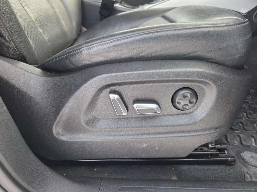 White Audi Q5 2013 in Siauliai, with an engine capacity of 1.97 L and mileage of 247 thousand km for 9000 €, photo 21 on AUTOMOTO.COM.LV