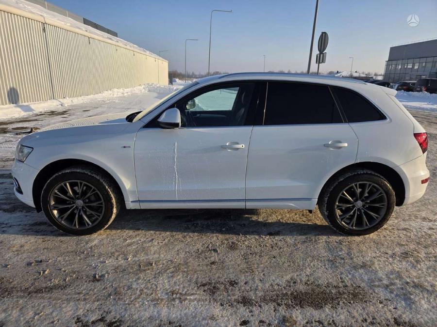 White Audi Q5 2013 in Panevezys, with an engine capacity of 1.97 L and mileage of 296 thousand km for 12015 €, photo 2 on AUTOMOTO.COM.LV