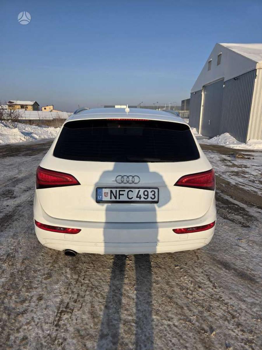 White Audi Q5 2013 in Panevezys, with an engine capacity of 1.97 L and mileage of 296 thousand km for 12015 €, photo 4 on AUTOMOTO.COM.LV