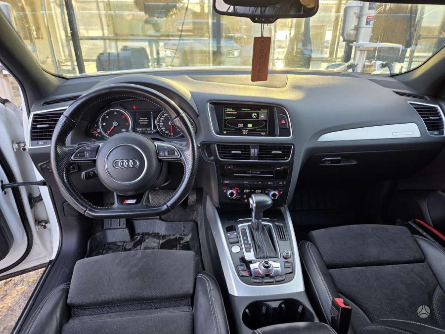 White Audi Q5 2013 in Panevezys, with an engine capacity of 1.97 L and mileage of 296 thousand km for 12015 €, photo 8 on AUTOMOTO.COM.LV