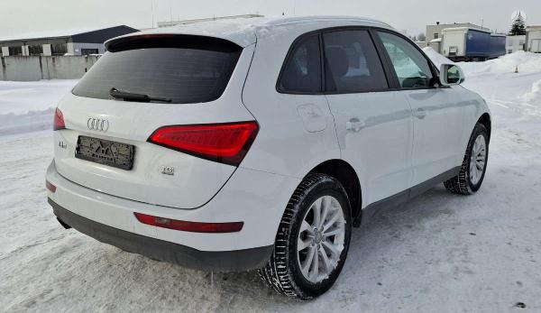 White Audi Q5 2013 in Panevezys, with an engine capacity of 1.97 L and mileage of 243 thousand km for 11400 €, photo 4 on AUTOMOTO.COM.LV