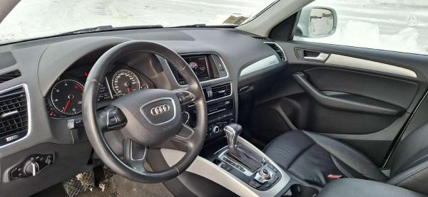 White Audi Q5 2013 in Panevezys, with an engine capacity of 1.97 L and mileage of 243 thousand km for 11400 €, photo 8 on AUTOMOTO.COM.LV