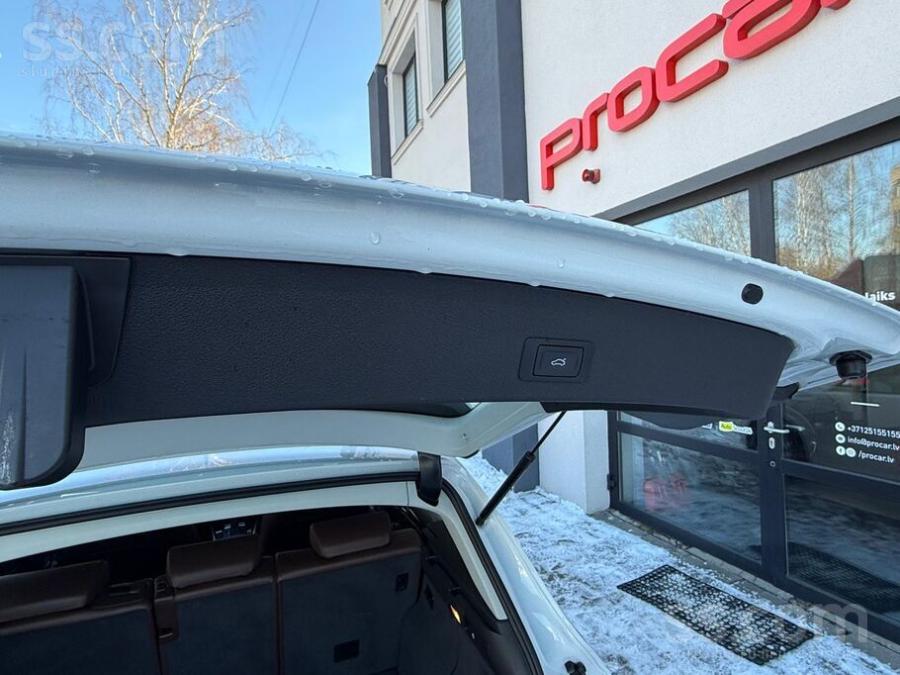 White Audi Q5 2013 in Riga, with an engine capacity of 2.00 L and mileage of 136 thousand km for 11900 €, photo 15 on AUTOMOTO.COM.LV