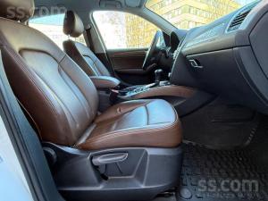 White Audi Q5 2013 in Riga, with an engine capacity of 2.00 L and mileage of 136 thousand km for 11900 €, photo 21 on AUTOMOTO.COM.LV