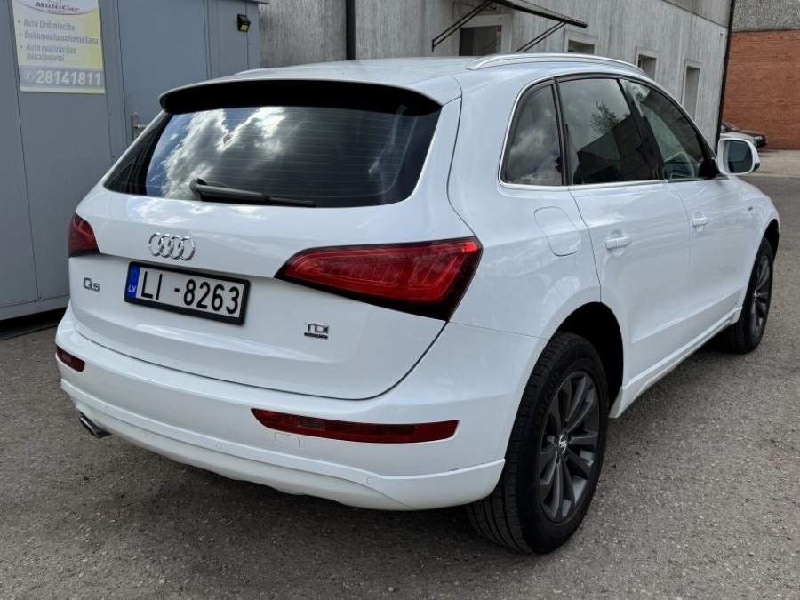 White Audi Q5 2013 in Riga, with an engine capacity of 2.00 L and mileage of 267 thousand km for 14000 €, photo 3 on AUTOMOTO.COM.LV