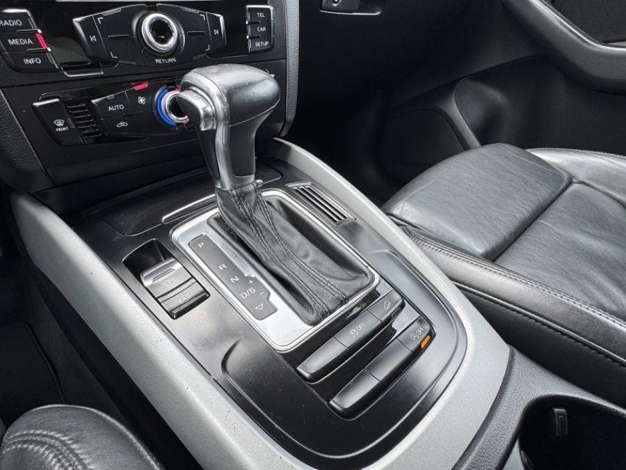 White Audi Q5 2013 in Riga, with an engine capacity of 2.00 L and mileage of 267 thousand km for 14000 €, photo 10 on AUTOMOTO.COM.LV