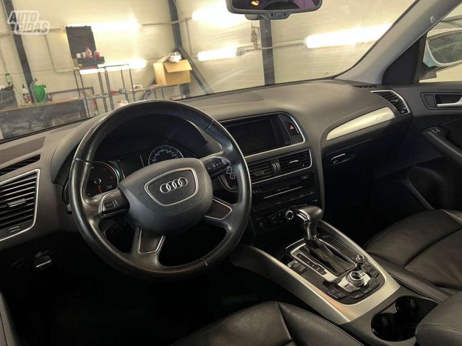 White Audi Q5 2013 in Aukstieji Rusokai, with an engine capacity of 2.00 L and mileage of 238 thousand km for 11374 €, photo 26 on AUTOMOTO.COM.LV