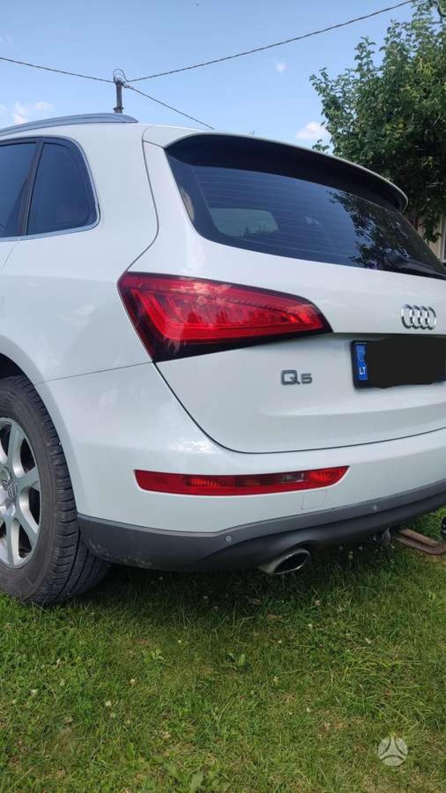 White Audi Q5 2013 in Ukmerge, with an engine capacity of 2.00 L and mileage of 298 thousand km for 11600 €, photo 6 on AUTOMOTO.COM.LV