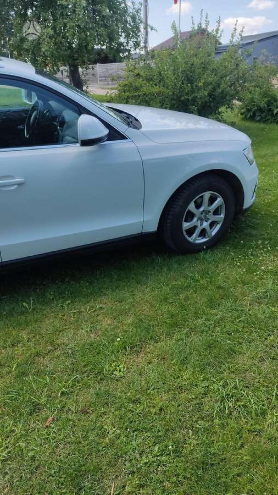 White Audi Q5 2013 in Ukmerge, with an engine capacity of 2.00 L and mileage of 298 thousand km for 11600 €, photo 10 on AUTOMOTO.COM.LV
