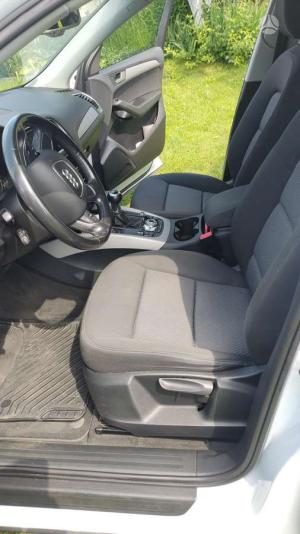 White Audi Q5 2013 in Ukmerge, with an engine capacity of 2.00 L and mileage of 298 thousand km for 11600 €, photo 12 on AUTOMOTO.COM.LV