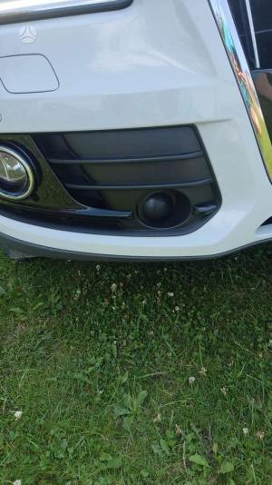 White Audi Q5 2013 in Ukmerge, with an engine capacity of 2.00 L and mileage of 298 thousand km for 11600 €, photo 16 on AUTOMOTO.COM.LV