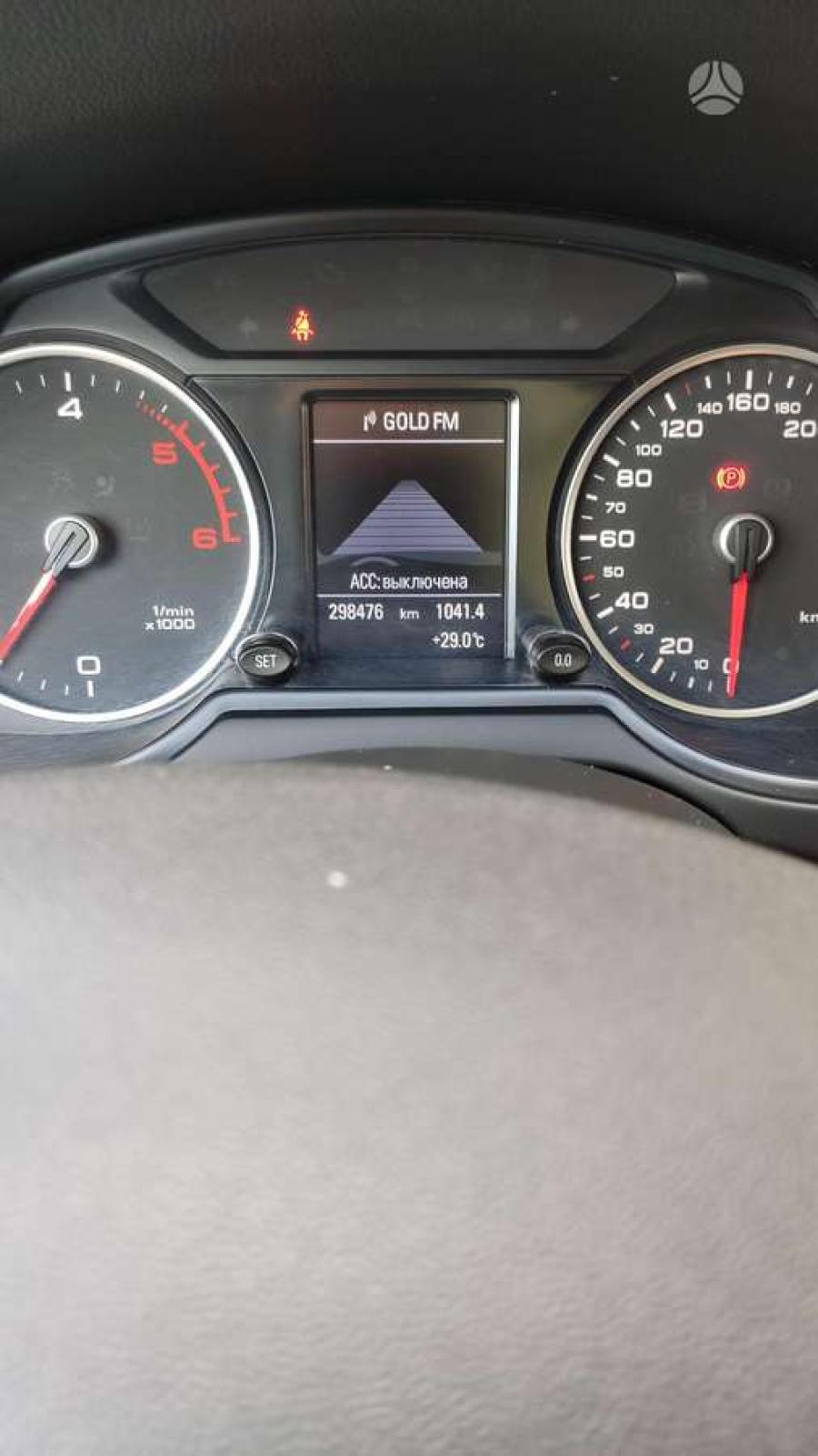 White Audi Q5 2013 in Ukmerge, with an engine capacity of 2.00 L and mileage of 298 thousand km for 11600 €, photo 24 on AUTOMOTO.COM.LV