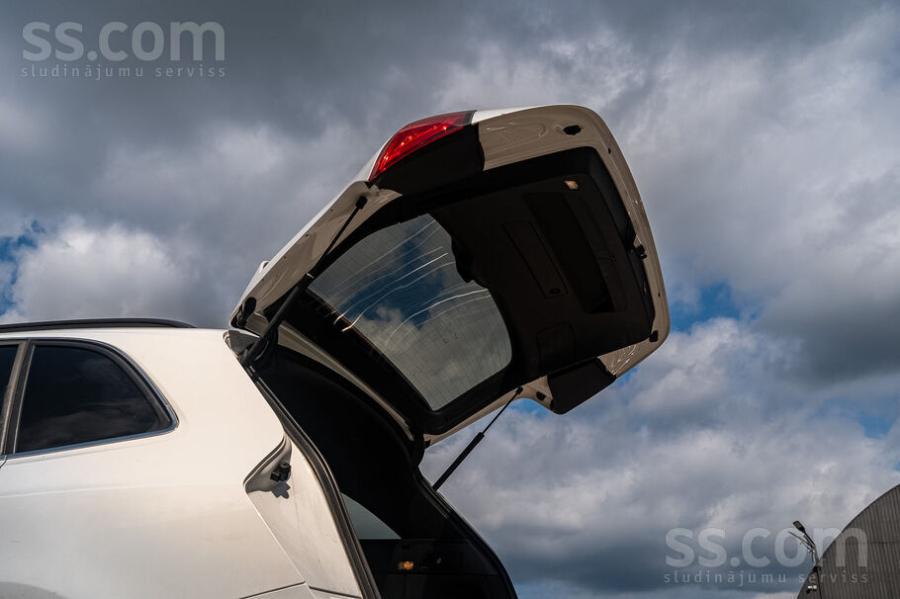 White Audi Q5 2013 in Riga, with an engine capacity of 3.00 L and mileage of 0 thousand km for 6650 €, photo 24 on AUTOMOTO.COM.LV