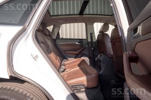 White Audi Q5 2013 in Talsi, with an engine capacity of 3.00 L and mileage of 280 thousand km for 13950 €, photo 12 on AUTOMOTO.COM.LV