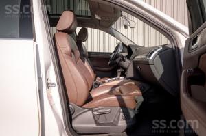 White Audi Q5 2013 in Talsi, with an engine capacity of 3.00 L and mileage of 280 thousand km for 13950 €, photo 13 on AUTOMOTO.COM.LV