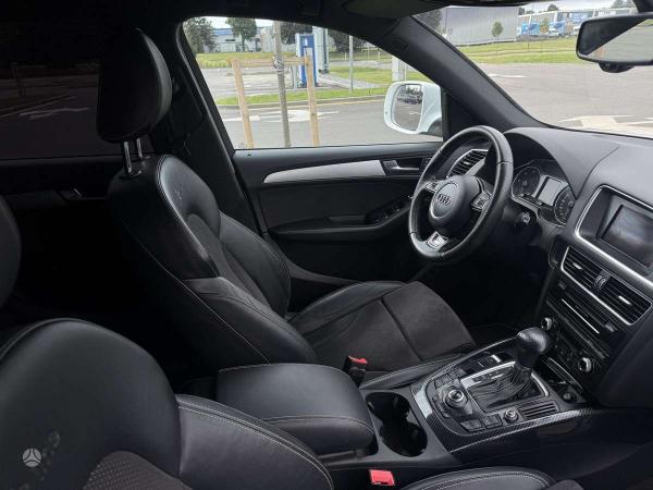 White Audi Q5 2013 in Kaunas, with an engine capacity of 1.97 L and mileage of 196 thousand km for 12399 €, photo 8 on AUTOMOTO.COM.LV