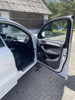 White Audi Q5 2013 in Lazdijai, with an engine capacity of 1.97 L and mileage of 193 thousand km for 13800 €, photo 13 on AUTOMOTO.COM.LV