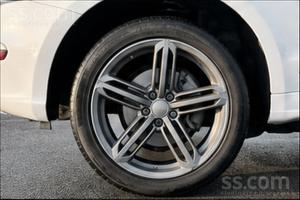 White Audi Q5 2013 in Riga, with an engine capacity of 3.00 L and mileage of 380 thousand km for 10700 €, photo 10 on AUTOMOTO.COM.LV