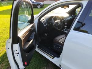 White Audi Q5 2013 in Marijampole, with an engine capacity of 2.00 L and mileage of 225 thousand km for 8500 €, photo 10 on AUTOMOTO.COM.LV