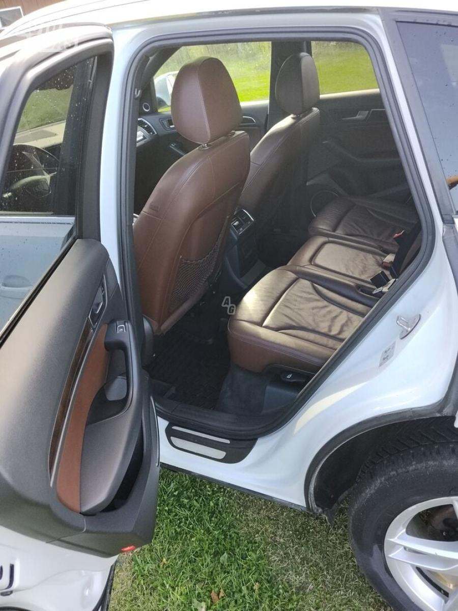 White Audi Q5 2013 in Marijampole, with an engine capacity of 2.00 L and mileage of 225 thousand km for 8500 €, photo 12 on AUTOMOTO.COM.LV