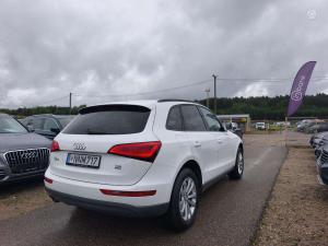 White Audi Q5 2013 in Vilnius, with an engine capacity of 2.00 L and mileage of 215 thousand km for 9350 €, photo 5 on AUTOMOTO.COM.LV