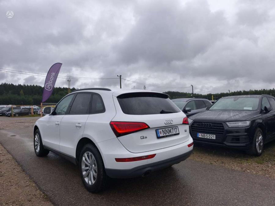 White Audi Q5 2013 in Vilnius, with an engine capacity of 2.00 L and mileage of 215 thousand km for 9350 €, photo 7 on AUTOMOTO.COM.LV