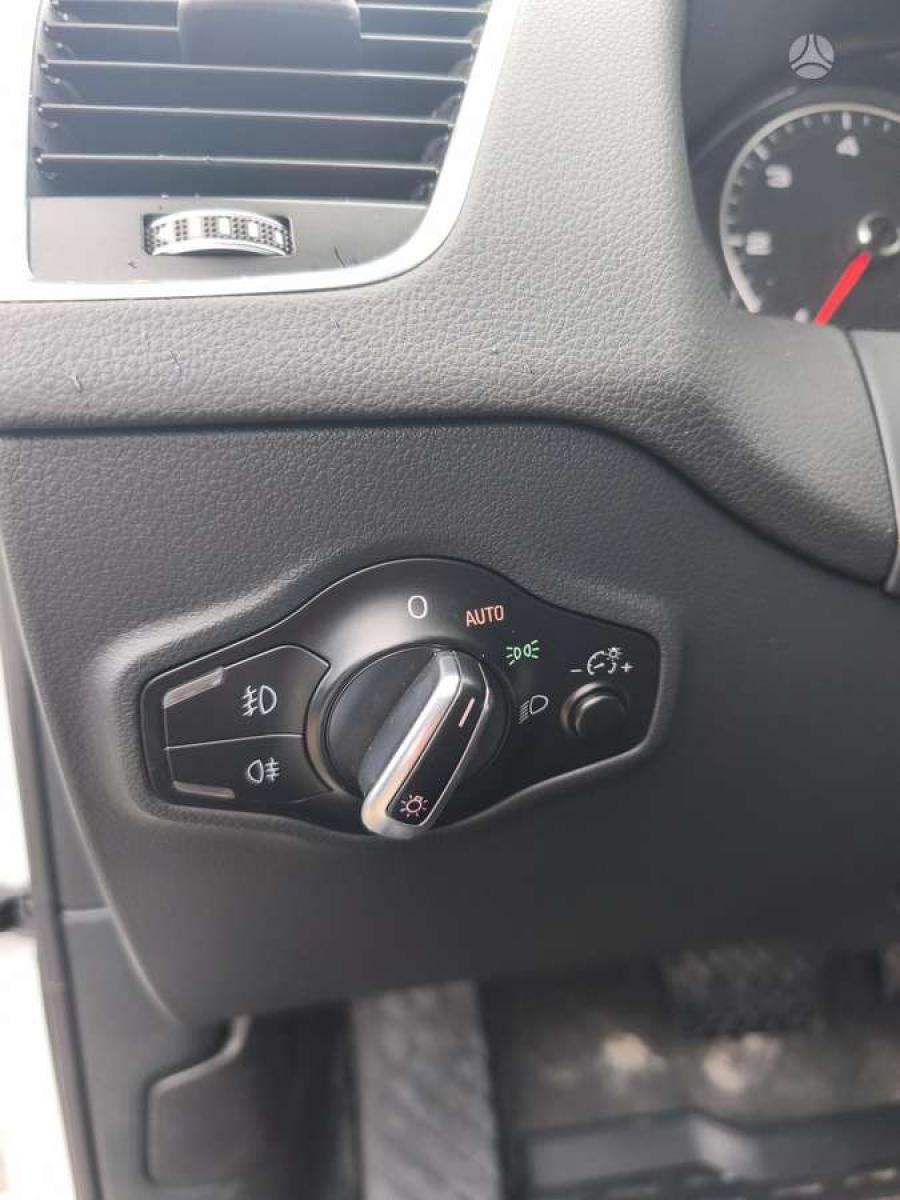 White Audi Q5 2013 in Vilnius, with an engine capacity of 2.00 L and mileage of 215 thousand km for 9350 €, photo 15 on AUTOMOTO.COM.LV