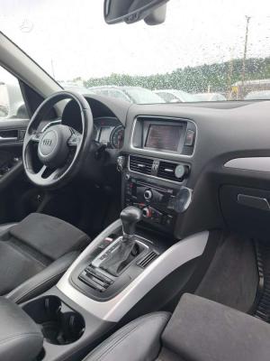 White Audi Q5 2013 in Vilnius, with an engine capacity of 2.00 L and mileage of 215 thousand km for 9350 €, photo 20 on AUTOMOTO.COM.LV