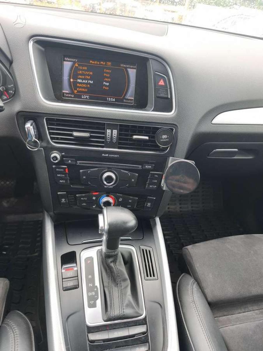 White Audi Q5 2013 in Vilnius, with an engine capacity of 2.00 L and mileage of 215 thousand km for 9350 €, photo 22 on AUTOMOTO.COM.LV