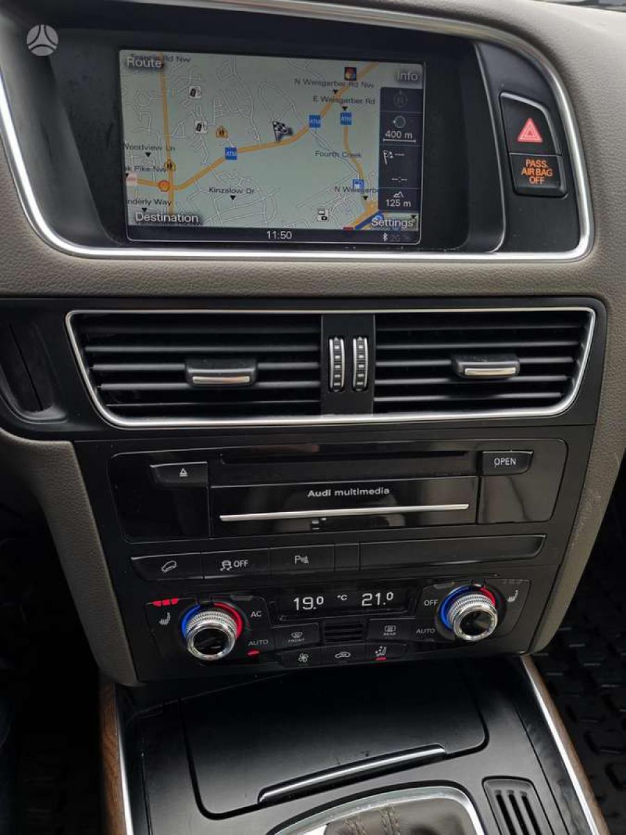 White Audi Q5 2013 in Radviliskis, with an engine capacity of 1.98 L and mileage of 196 thousand km for 7600 €, photo 17 on AUTOMOTO.COM.LV