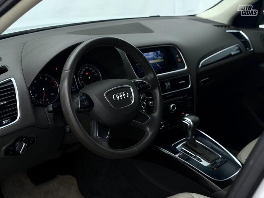 White Audi Q5 2014 in Avizieniai, with an engine capacity of 2.00 L and mileage of 139 thousand km for 7990 €, photo 10 on AUTOMOTO.COM.LV