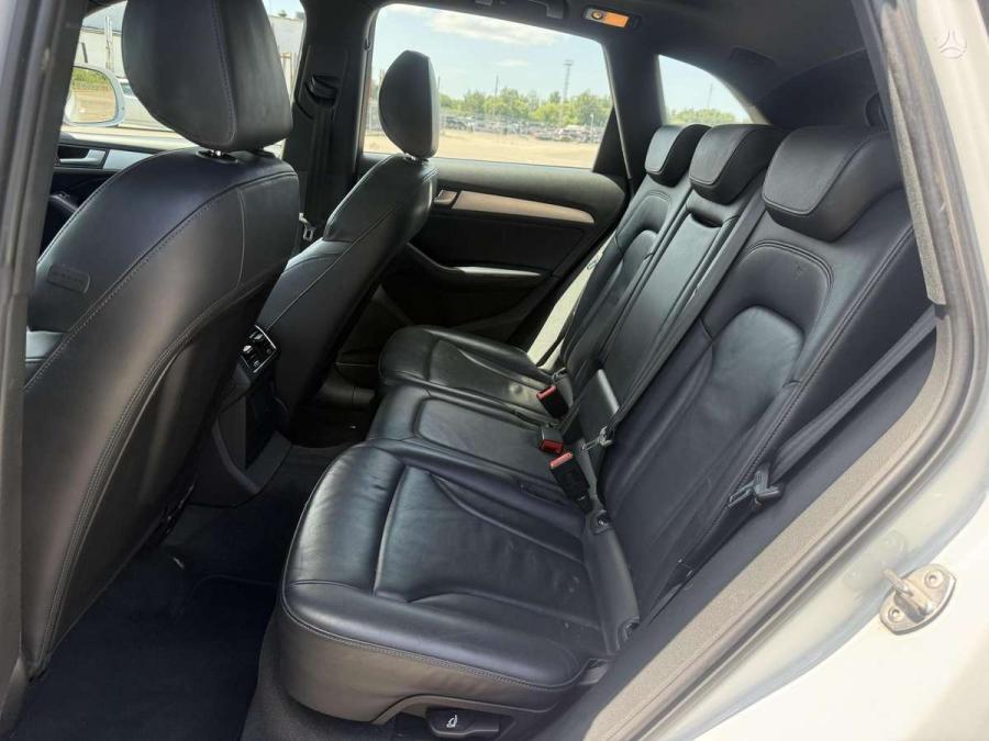 Balts Audi Q5 2014 Marijampole, ar dzinēja tilpumu 2.97 L un nobraukumu 281 tūkst. km par 9950 €, foto 17 vietnē AUTOMOTO.COM.LV