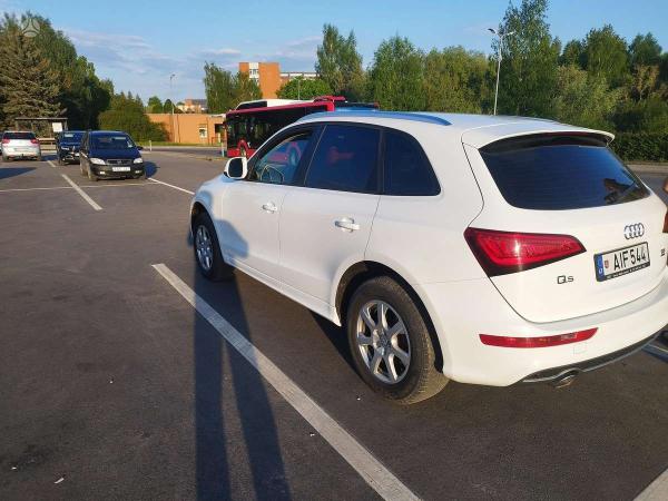 White Audi Q5 2014 in Kaunas, with an engine capacity of 2.00 L and mileage of 370 thousand km for 10400 €, photo 3 on AUTOMOTO.COM.LV