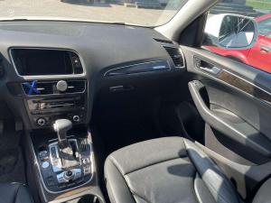 White Audi Q5 2014 in Klaipeda, with an engine capacity of 1.98 L and mileage of 177 thousand km for 13200 €, photo 13 on AUTOMOTO.COM.LV