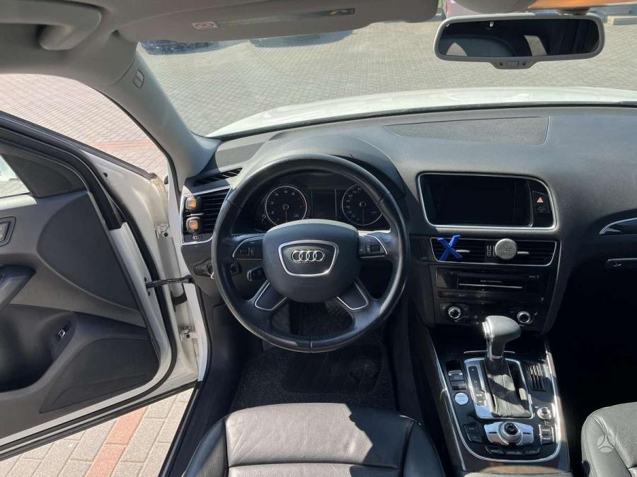 White Audi Q5 2014 in Klaipeda, with an engine capacity of 1.98 L and mileage of 177 thousand km for 13200 €, photo 15 on AUTOMOTO.COM.LV